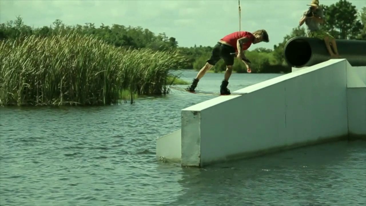 Como se sale Dominik Hernler en el Lake Ronix